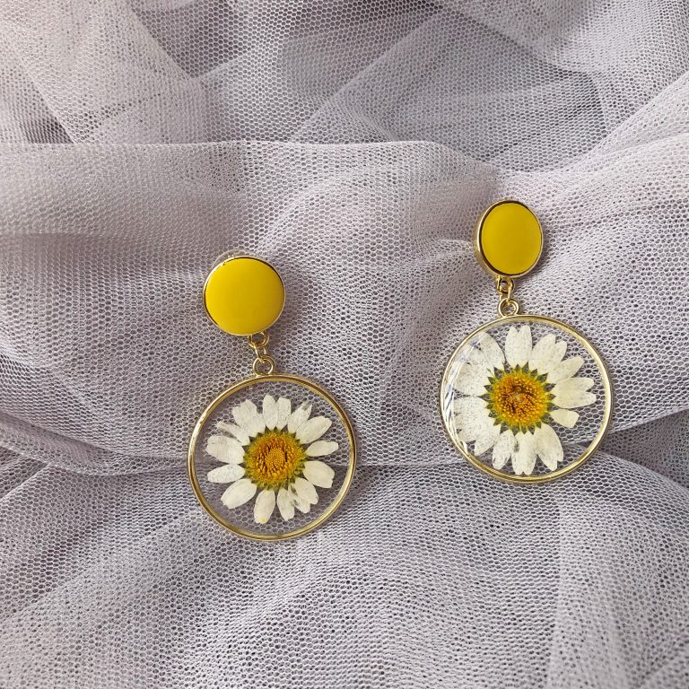 Daisy Pressed Flower Earring – Kamakula