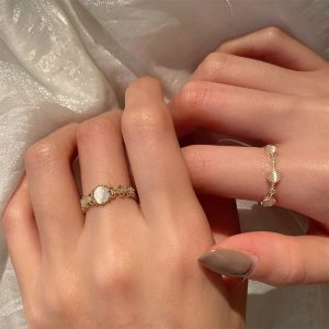 Amaris Moonstone Ring (Multi Stones) – Kamakula